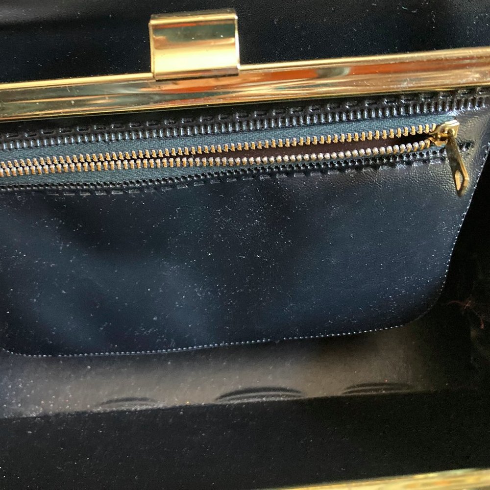 1960's Navy Blue Vinyl Purse With Clasp And Pleated D… - Gem